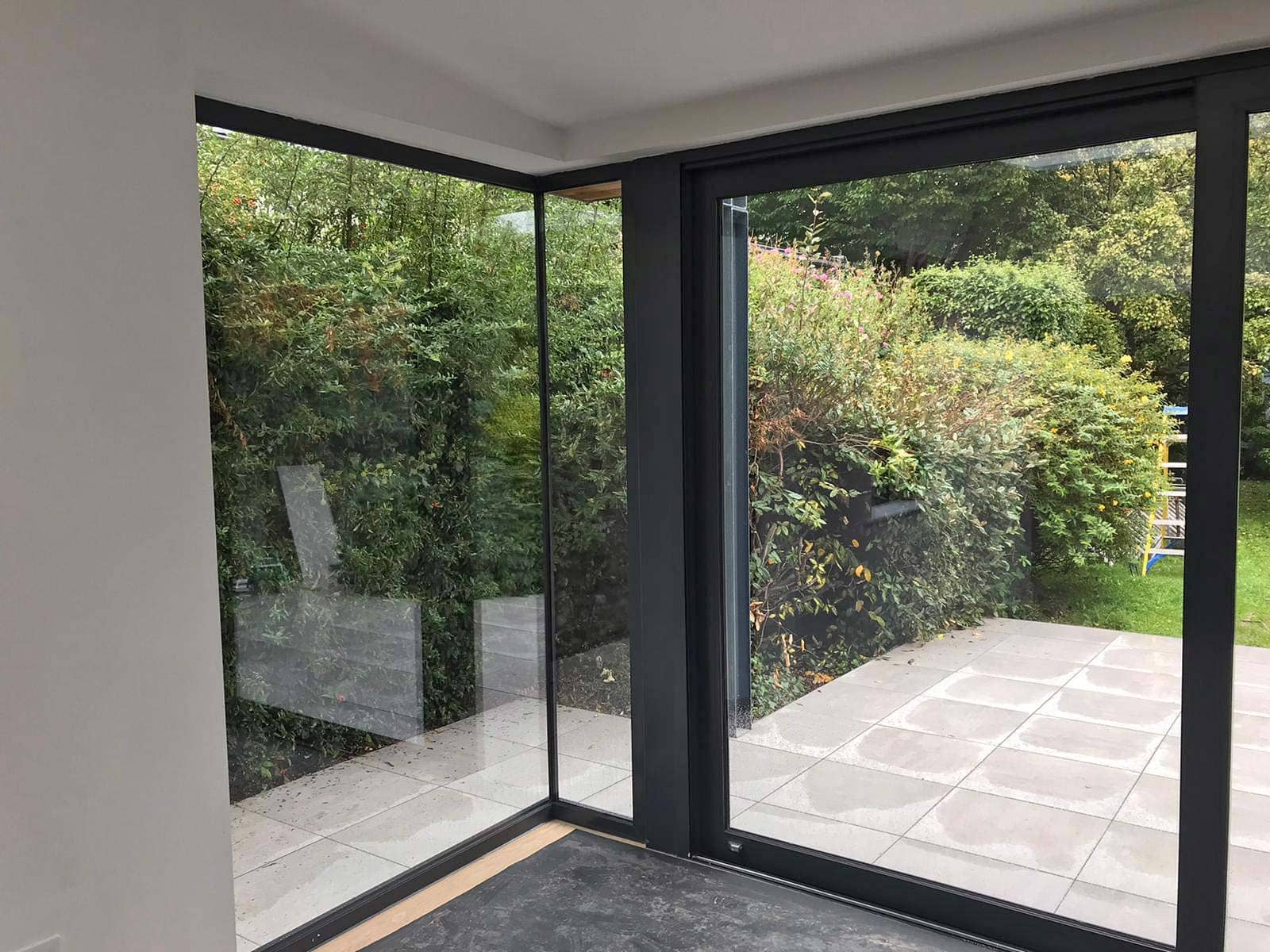 Corner Windows Melbourne | Frameless and Modern Designs